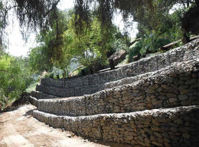 Double Twisted 2.0mm Hexagonal Gabion Mesh In River And Dams Scour ...