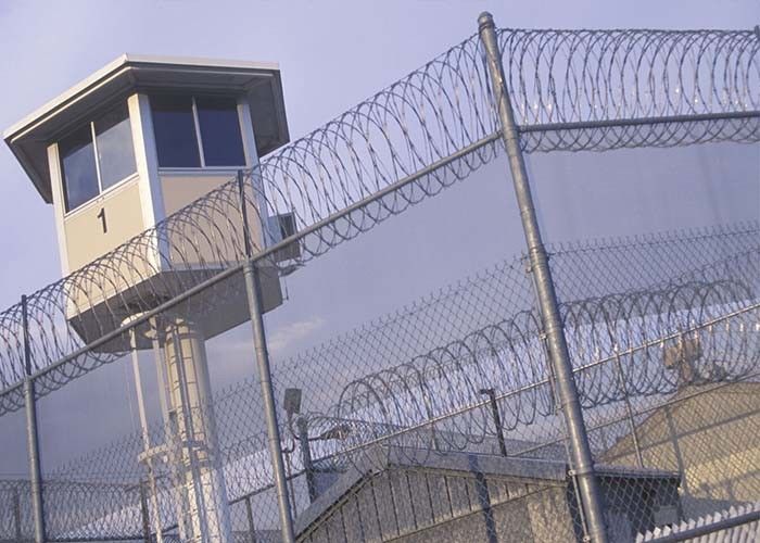 Military Defense 10 Ft Chain Link Fence With Barbed Wire And Razor Wire